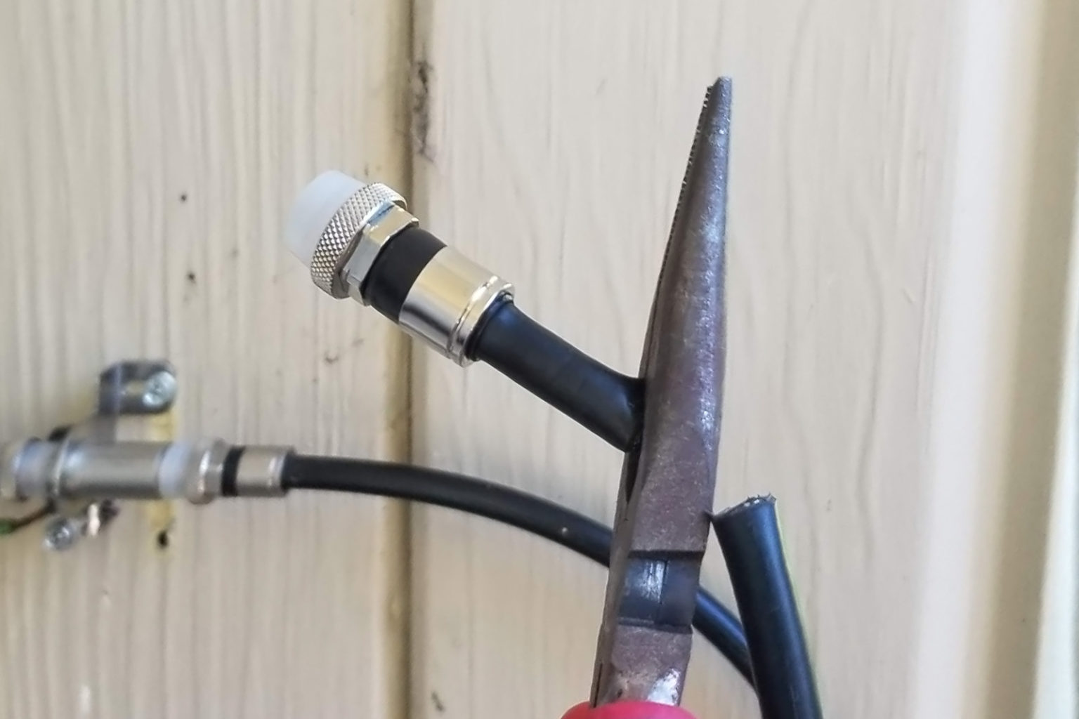 DIY vs Professional Outdoor Antenna Installation » Transition TV